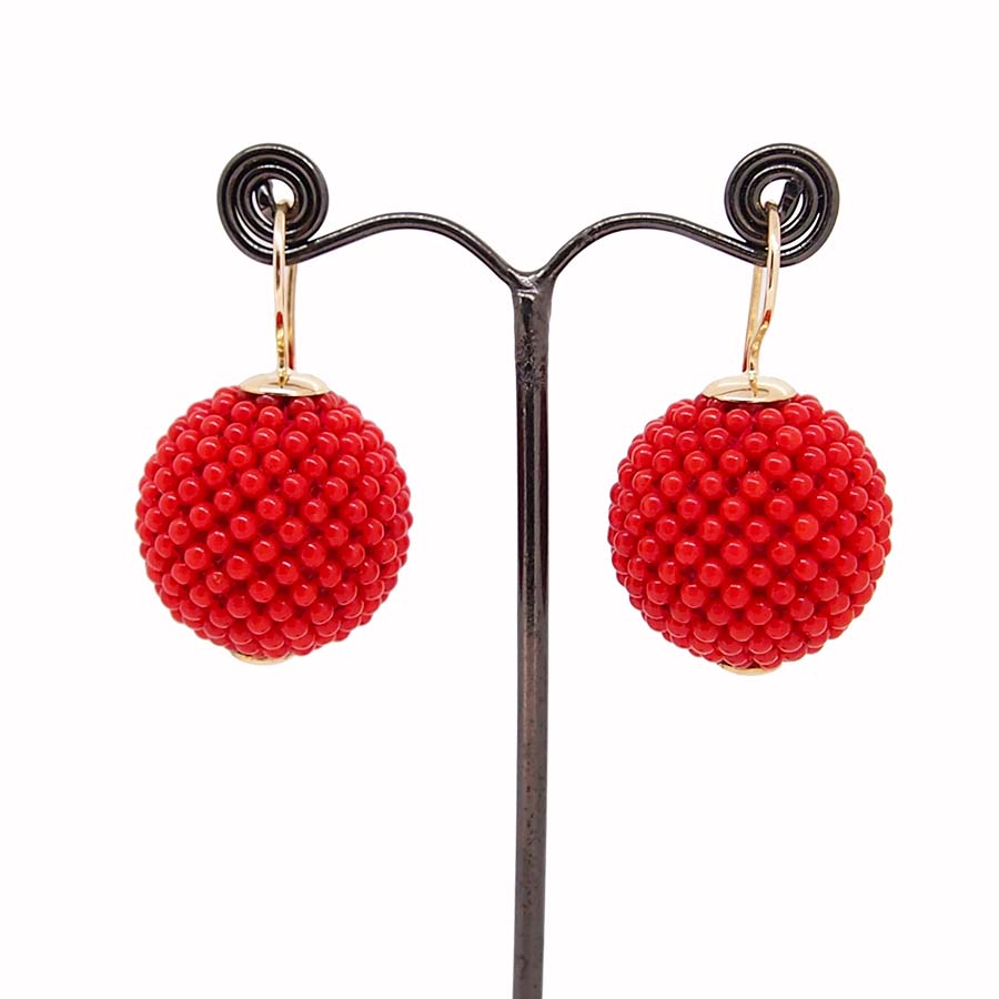 Boucles d'oreilles tissées corail rouge et or jaune 18k